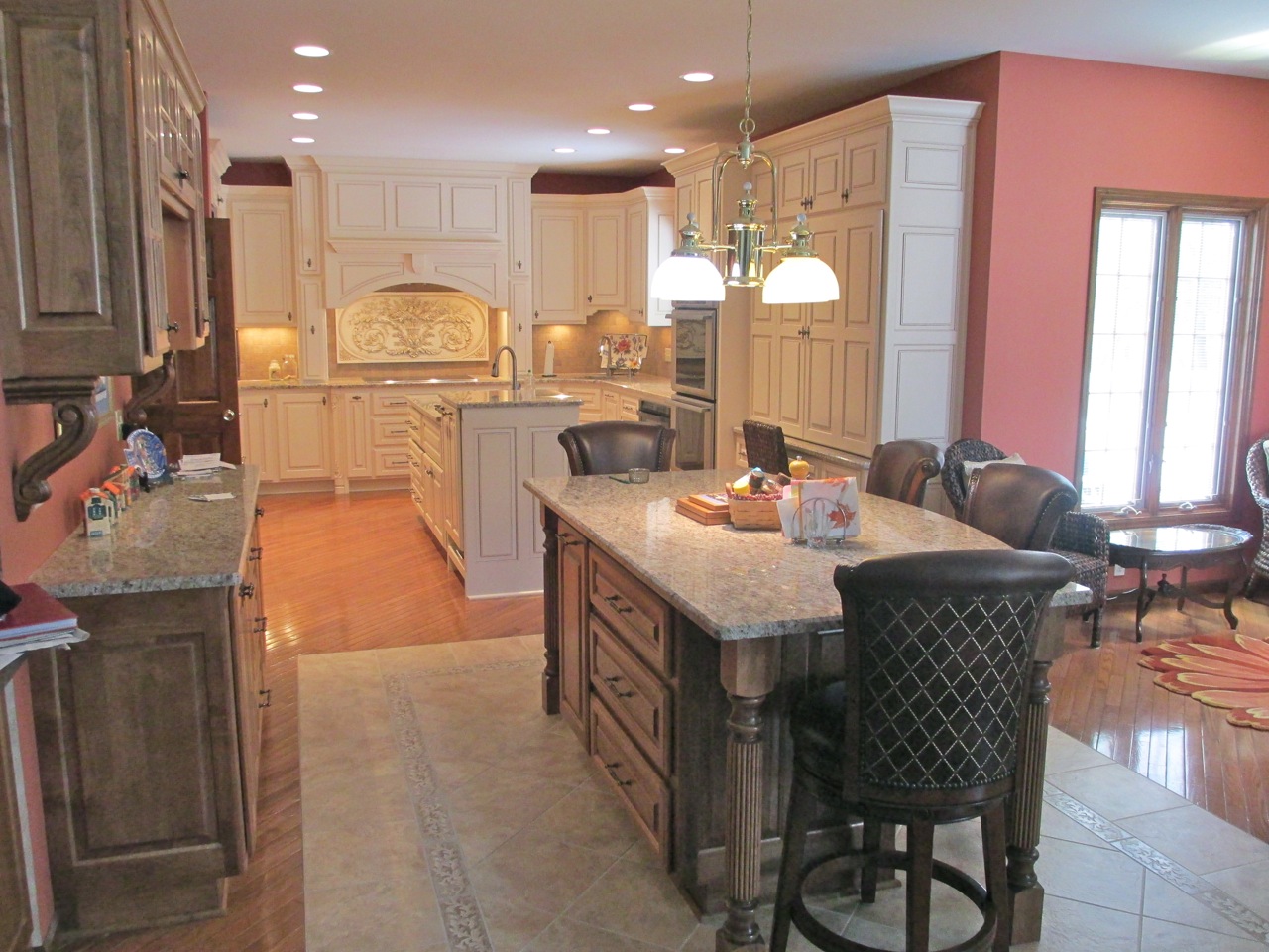 Elegant and Inviting Kitchen - Callier and Thompson